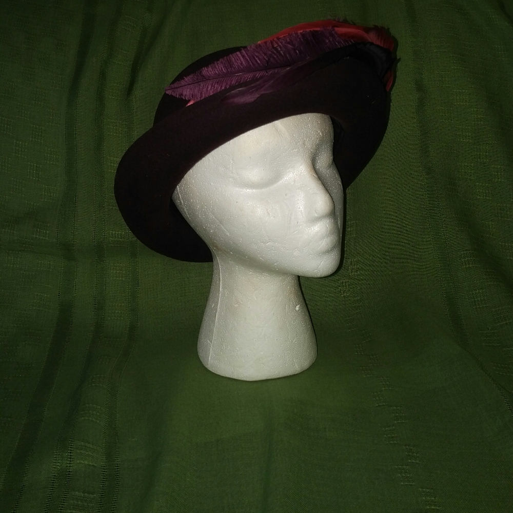 Vintage Doris Designed Doeskin Felt 100% Wool Hat, - Gem